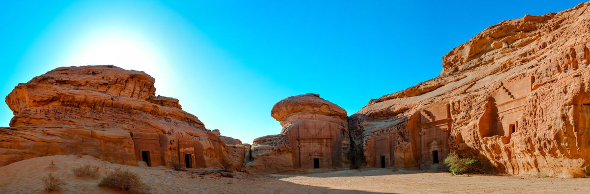 Natural Mystery: Al Naslaa Rock in Saudi Arabia – Hundredrooms.co.uk